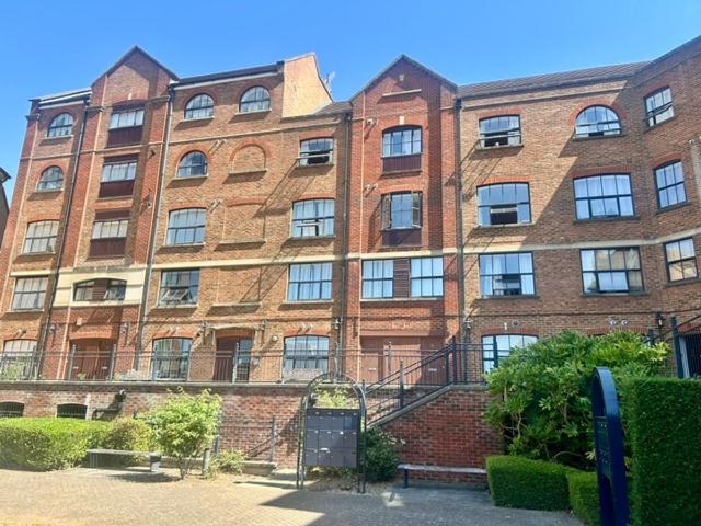Whitefriars Wharf, Tonbridge TN9, 2 bed flat to rent, £1,550 pcm | PrimeLocation