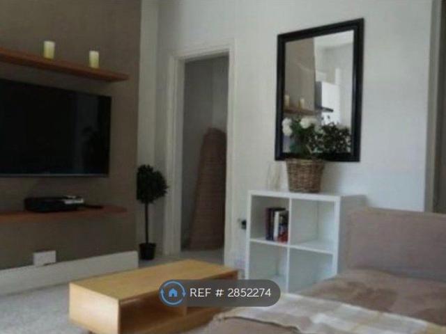 Whitegate Road, Huddersfield HD4, 2 bed terraced house to rent, £1,127 pcm | PrimeLocation