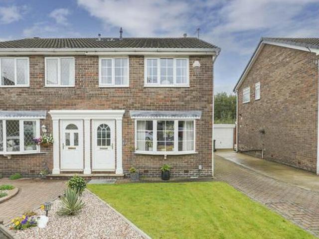 Whitegates Close, Wrenthorpe, 3 Bedroom Semi detached