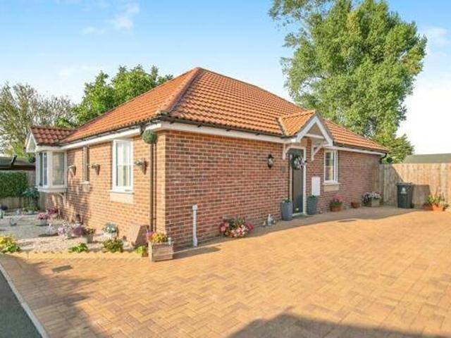 Whitegates Court, Little Clacton, 3 Bedroom Detached