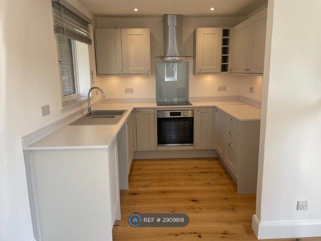 Whitegates, Heathfield TN21, 2 bed flat to rent, £1,150 pcm | PrimeLocation