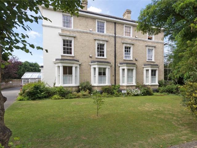 Whitehall Court, Sittingbourne, Kent ME10, 1 bed flat to rent, £1,000 pcm | PrimeLocation