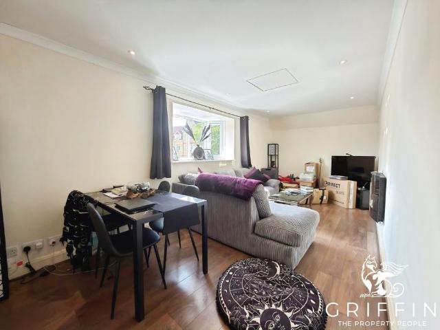 Whitehall Lane, Grays, RM17
