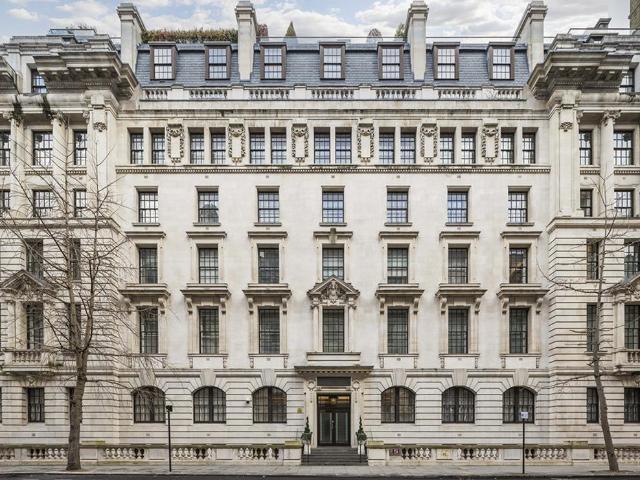 Whitehall Place, Whitehall, SW1A 2 bed apartment to rent £28,167 pcm £6,500 pw