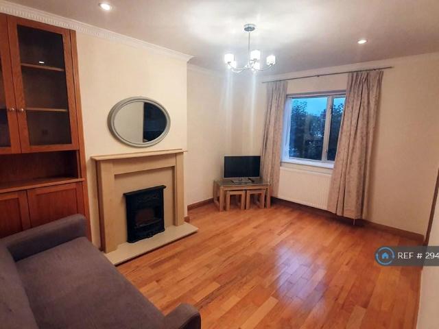 Whitehall Road, Uxbridge, UB8 2 bed maisonette to rent £1,600 pcm £369 pw