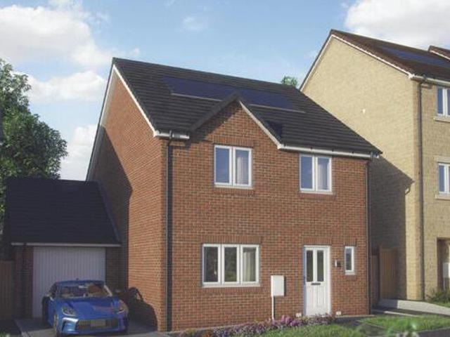 Whitehall Road, Birkenshaw, 4 Bedroom Detached