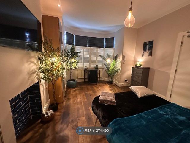 Whitehall Road, Harrow HA1, Room to rent, £999 pcm | PrimeLocation
