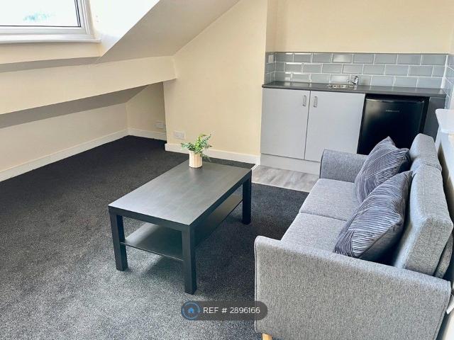 Whitehall Road, Leeds LS12, Studio to rent, £695 pcm | PrimeLocation
