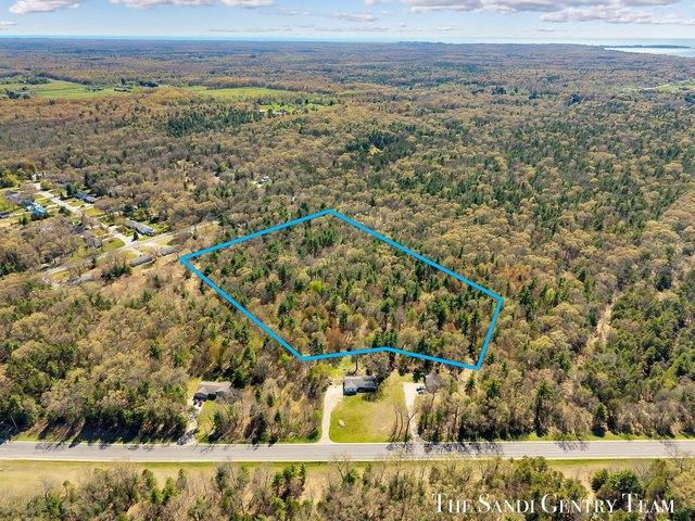 Whitehall Rd, Whitehall, MI 49461