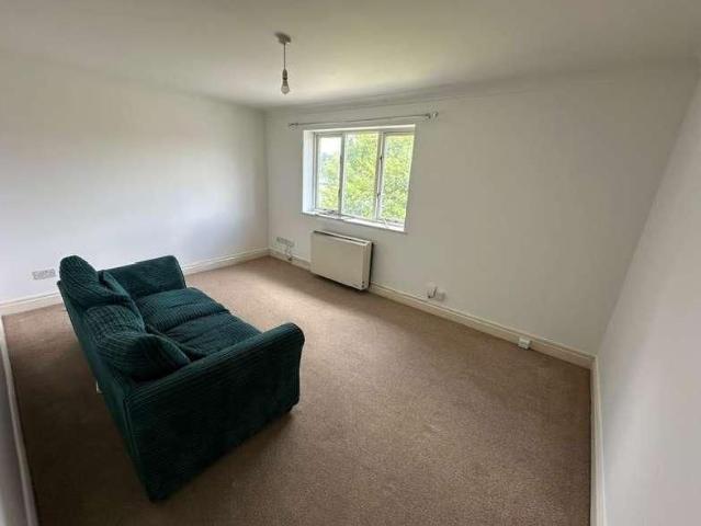 Whitehaven, Slough, SL1