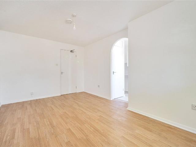Whitehead Close, Edmonton, London N18, 1 bed flat to rent, £1,395 pcm | PrimeLocation