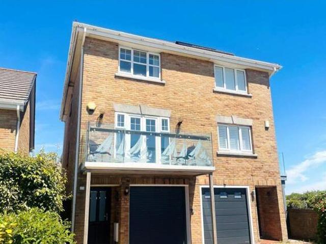Whitehead Drive, Wyke Regis, 3 Bedroom Semi detached