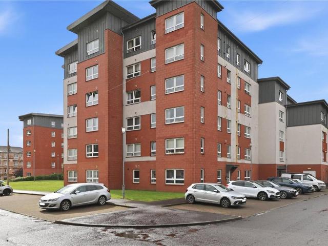 Whitehill Place, Glasgow, G31 2 bed apartment to rent £1,295 pcm £299 pw