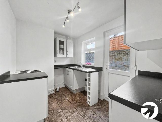 Whitehorse Hill, Chatham ME5, 2 bed terraced house to rent, £1,250 pcm | PrimeLocation