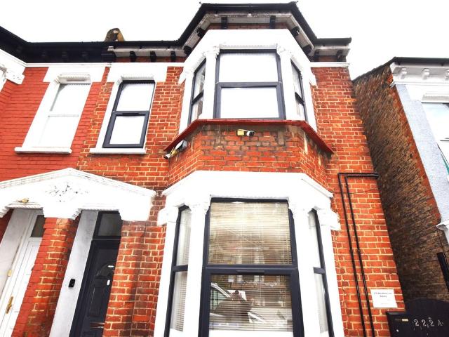 Whitehorse Lane, London SE25, 2 bed flat to rent, £1,850 pcm | PrimeLocation