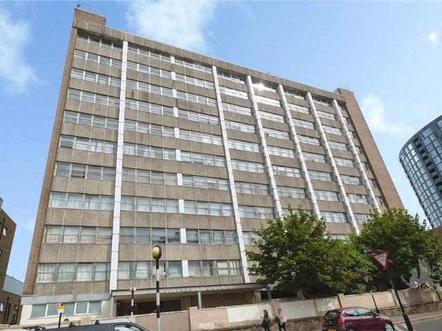 Whitehorse Road, Croydon CR0, 2 bed flat to rent, £1,600 pcm | PrimeLocation