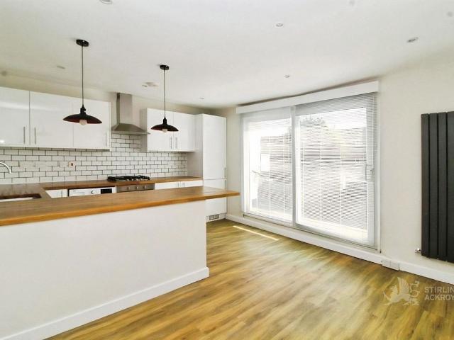 Whitehorse Road, Croydon CR0, 2 bed flat to rent, £1,650 pcm | PrimeLocation