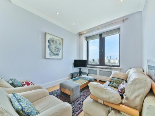 Whitehouse Apartments, 9 Belvedere. 3 bed apartment to rent £4,500 pcm £1,038 pw
