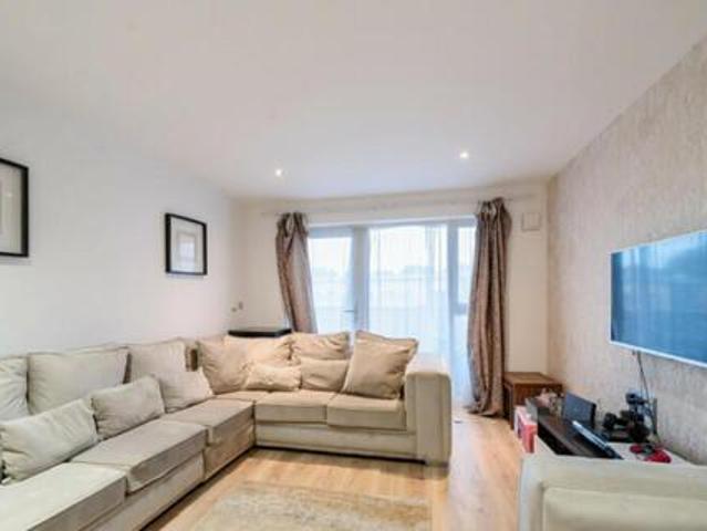 Whitehouse, Leyton Green Road, 2 Bedroom Flat