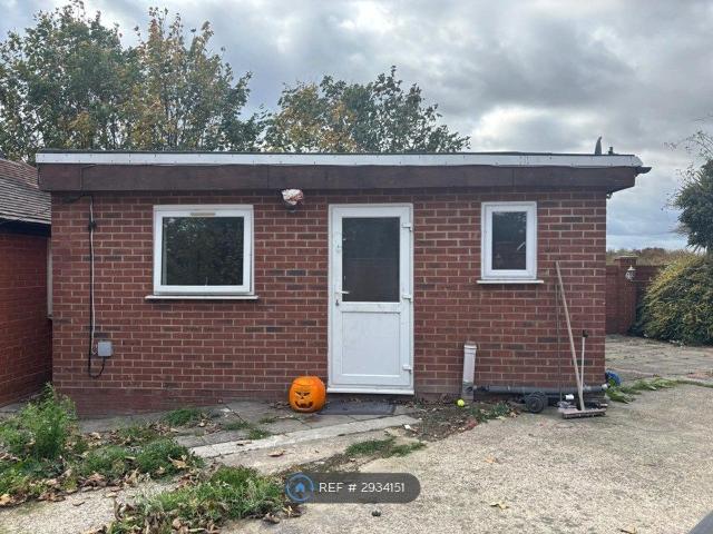 Whitehouse, Purfleet RM19, Studio to rent, £1,200 pcm | PrimeLocation