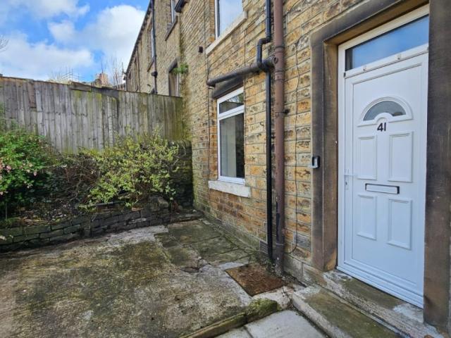Whiteley Street, Huddersfield, 2 bedroom, Terraced
