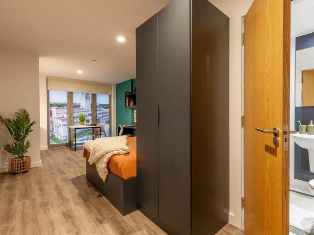 Whitelock Street, Leeds LS7 Studio to rent £1,018 pcm £235 pw