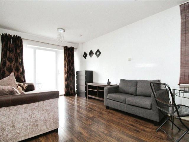 Whitestone Way, Croydon, CR0 2 bed apartment to rent £1,700 pcm £392 pw