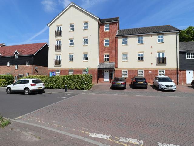 White's Way, Hedge End, Southampton SO30, 2 bed flat to rent, £1,200 pcm | PrimeLocation