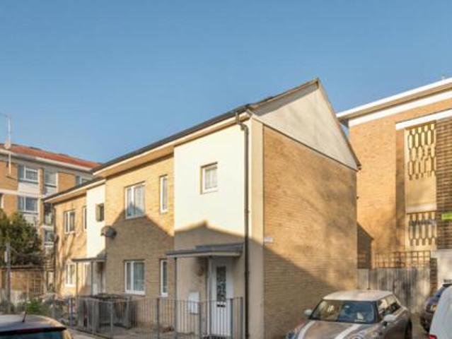 Whitethorn Street, London, 2 Bedroom Semi detached