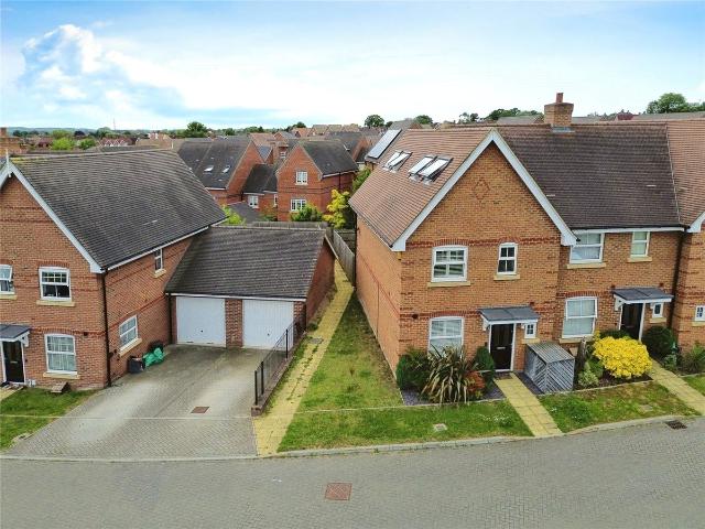 Whitethorn, Shinfield, Reading, Berkshire RG2, 5 bed end terrace house to rent, £2,500 pcm | PrimeLocation