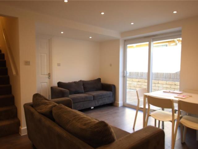 Whiteway Road, Bath, Somerset, BA2 8 bed detached house to rent £6,200 pcm £1,431 pw