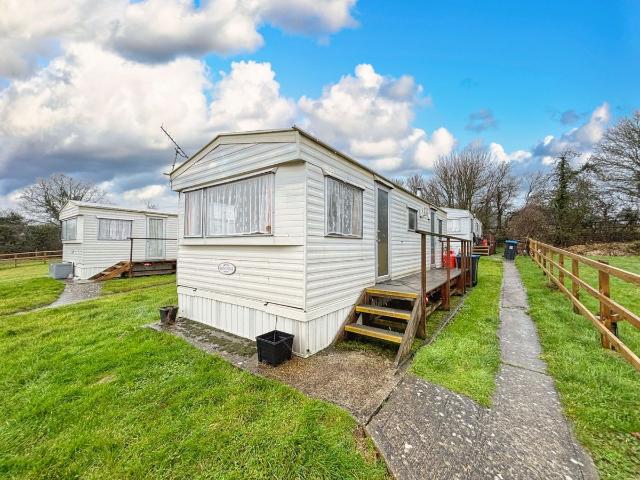 Whitewood Lane, South Godstone, West Sussex RH9, 1 bed property to rent, £950 pcm | PrimeLocation