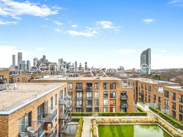 Whiting Way, Surrey Quays SE16, 3 bed flat to rent, £3,300 pcm | PrimeLocation