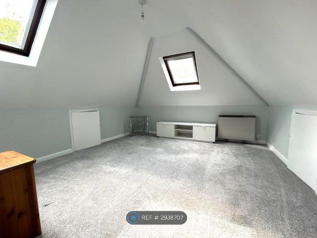 Whitlelands Road, High Wycombe HP12, Studio to rent, £800 pcm | PrimeLocation