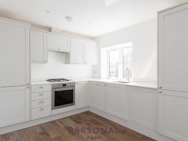 Whitmores Close, Epsom KT18, 1 bed flat to rent, £1,500 pcm | PrimeLocation