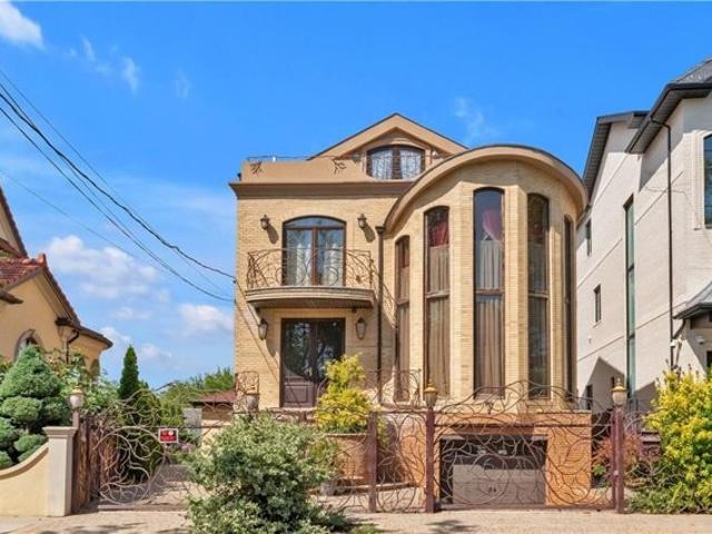 Whitman Dr, Brooklyn, Home For Sale
