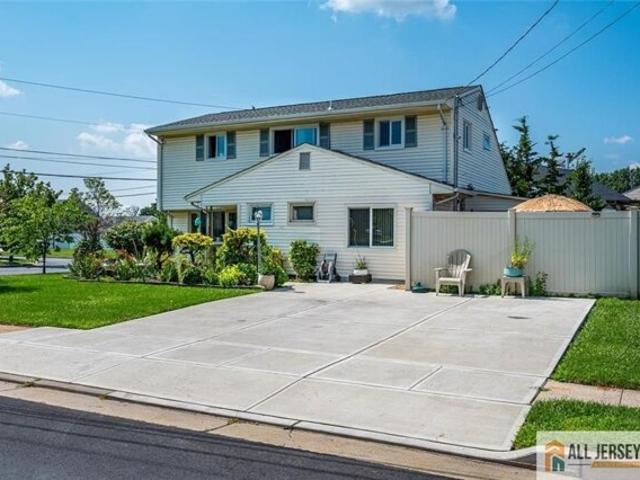 Whitman St, Carteret, Home For Sale