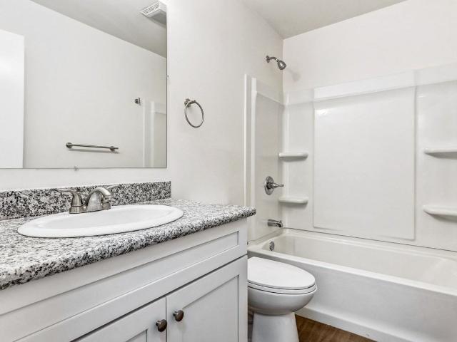 Whitney Manor 2 Bedroom Apartment for Rent at 1117 Whitney Ave, Gretna, LA 70056