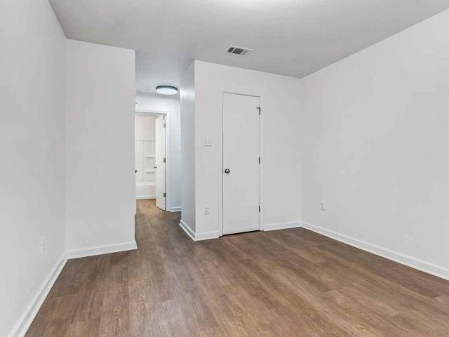Whitney Manor 3 Bedroom Apartment for Rent at 1117 Whitney Ave, Gretna, LA 70056