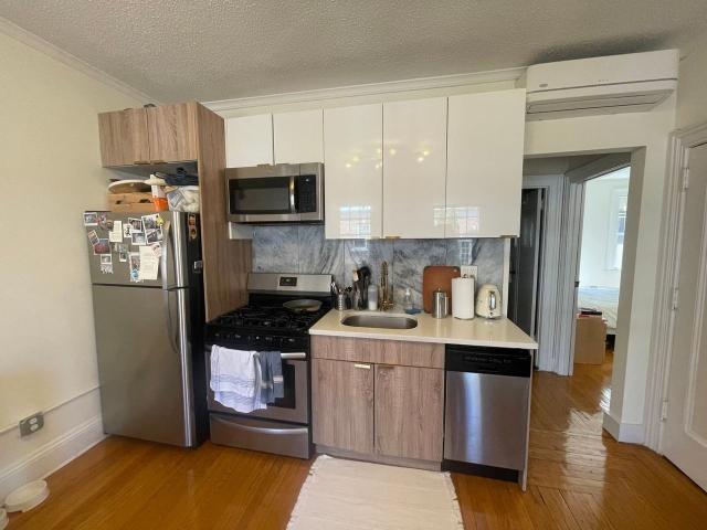 Whitney Court 2 Bedroom Apartment for Rent at 431 Whitney Ave, New Haven, CT 06511 East Rock