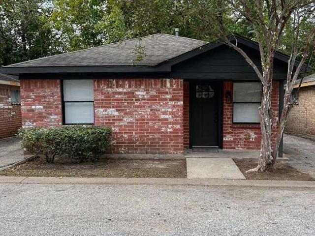 Whitney Heights 2 Bedroom Apartment for Rent at 447 E Whitney St, Houston, TX 77022 Independence Heights