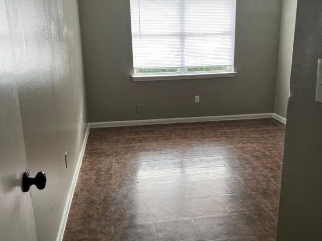 Whitney Heights 2 Bedroom Apartment for Rent at 447 E Whitney St, Houston, TX 77022 Independence Heights