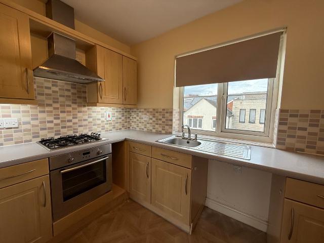 Whitney Street, Swindon SN1, 2 bed flat to rent, £1,000 pcm | PrimeLocation