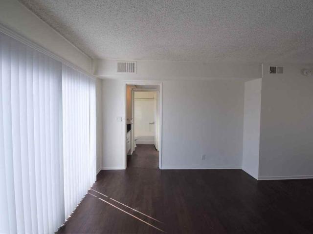 Whitsett Village 1 Bedroom Apartment for Rent at 5921 Whitsett Ave, Los Angeles, CA 91607 Greater Valley Glen