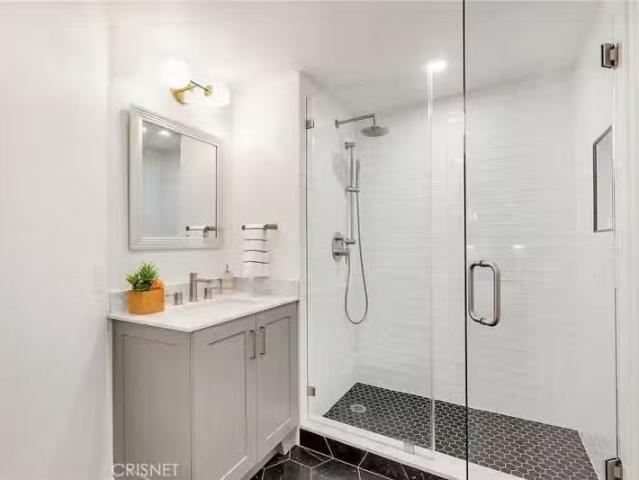 Whitsett Ave, Studio City, CA 91604