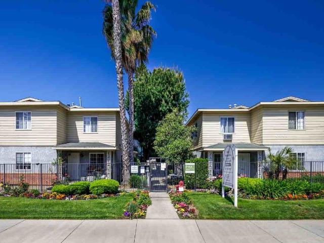 Whitsett Courtyard Apartments 1 Bedroom Apartment for Rent at 6065 Whitsett Ave, Los Angeles, CA 91606 Greater Valley Glen