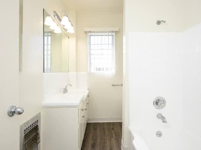 Whitsett Courtyard Apartments 1 Bedroom Apartment for Rent at 6065 Whitsett Ave, Los Angeles, CA 91606 Greater Valley Glen