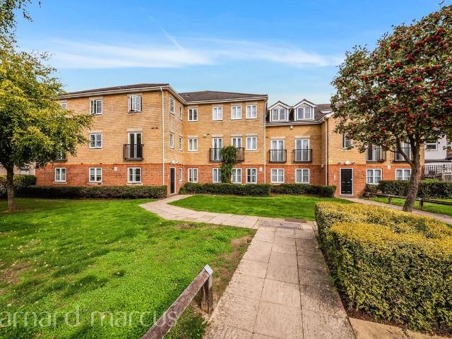 Whitstable Place, Croydon CR0, 2 bed flat to rent, £1,800 pcm | PrimeLocation