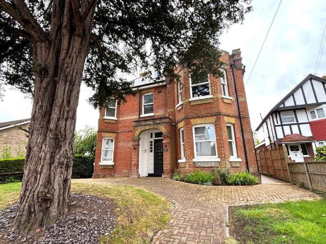 Whitstable Road, Canterbury, Kent, CT2 1 bed penthouse to rent £1,150 pcm £265 pw