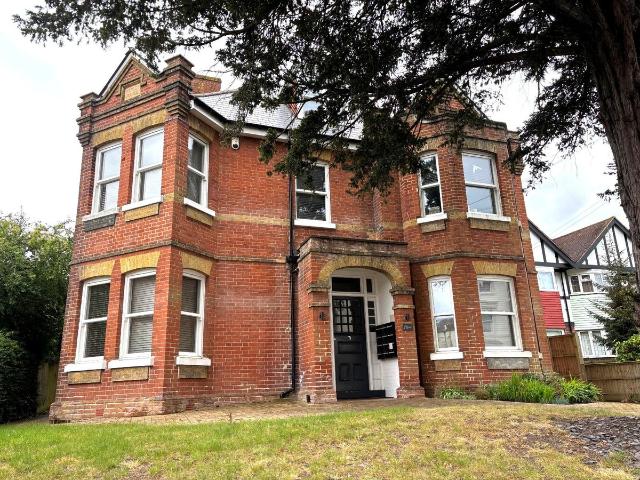 Whitstable Road, Canterbury, Kent CT2, 2 bed flat to rent, £1,450 pcm | PrimeLocation